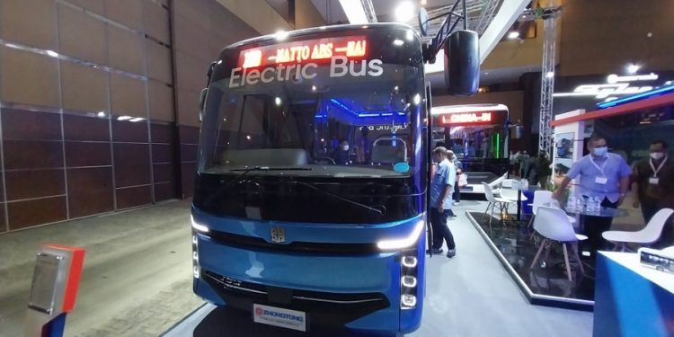 Tak Hanya Bus Besar, Zhongtong Juga Punya Armada Mungil V6 – Mobil ...