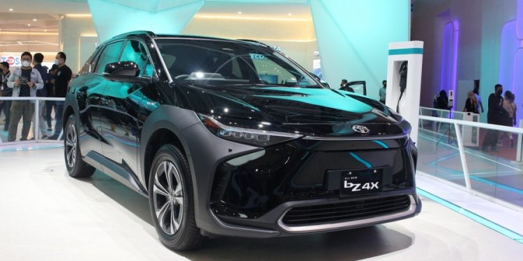 Toyota bZ4X dan Lexus UX 300e Jadi Kendaraan Resmi KTT G20 – Mobil Komersial