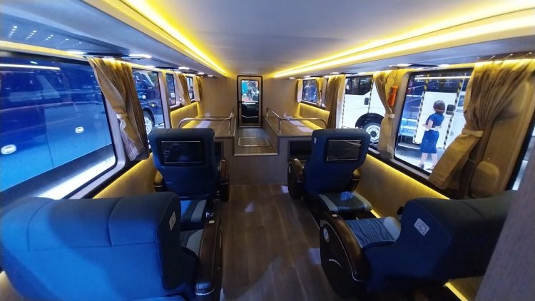 Tampilan Berubah Total, Ini Perbedaan Jetbus 3 dan Jetbus 5 Milik Karoseri Adiputro – Mobil ...