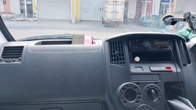 Perawatan Berkala AC Mobil Agar Kabin Selalu Sejuk – Mobil Komersial
