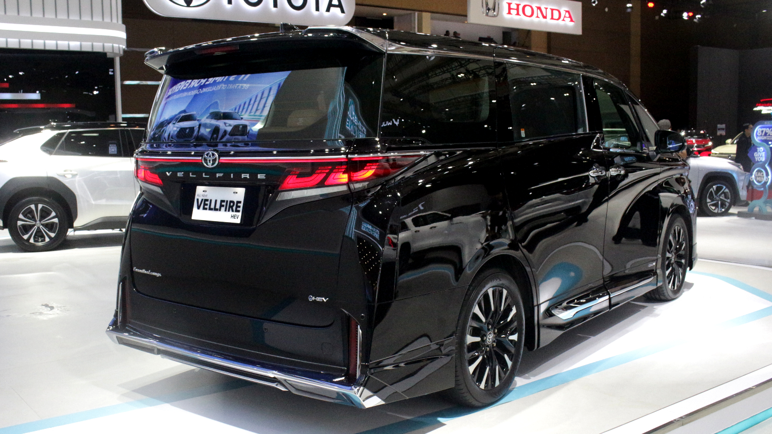 All New Toyota Vellfire HEV Meluncur di IIMS 2024, Harga Tembus Rp 1,8 ...