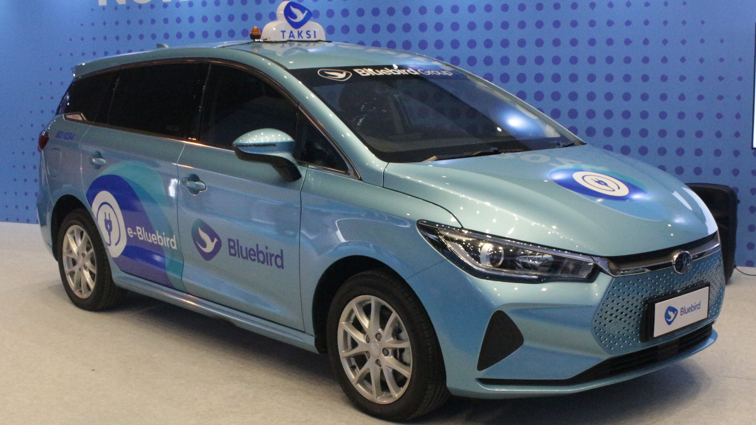 Profil BYD e6 Gen 2, Taksi Listrik Terbaru Blue Bird – Mobil Komersial