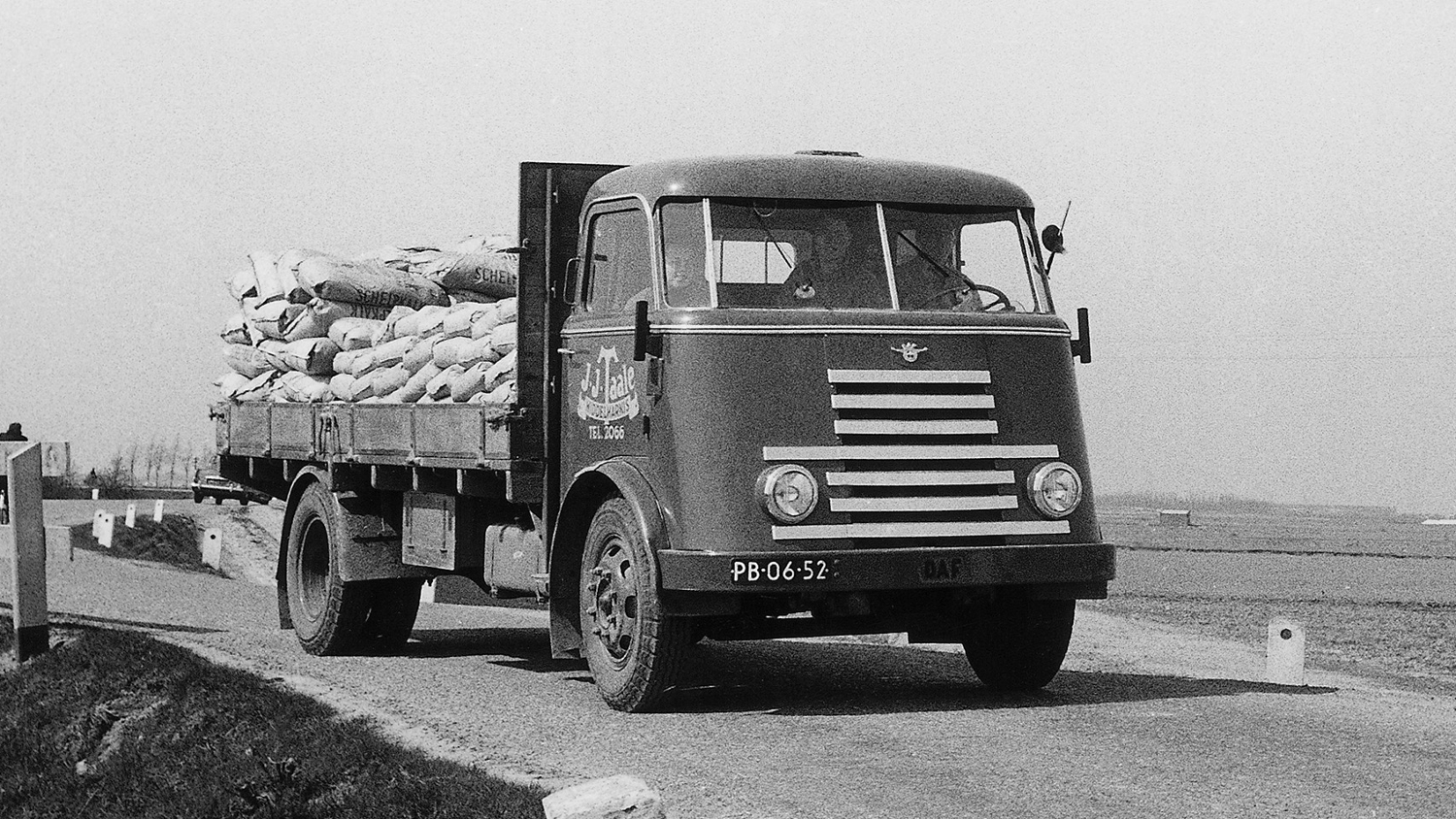 Menilik Sejarah Berdirinya DAF Trucks, Berawal Dari Bengkel Kecil ...