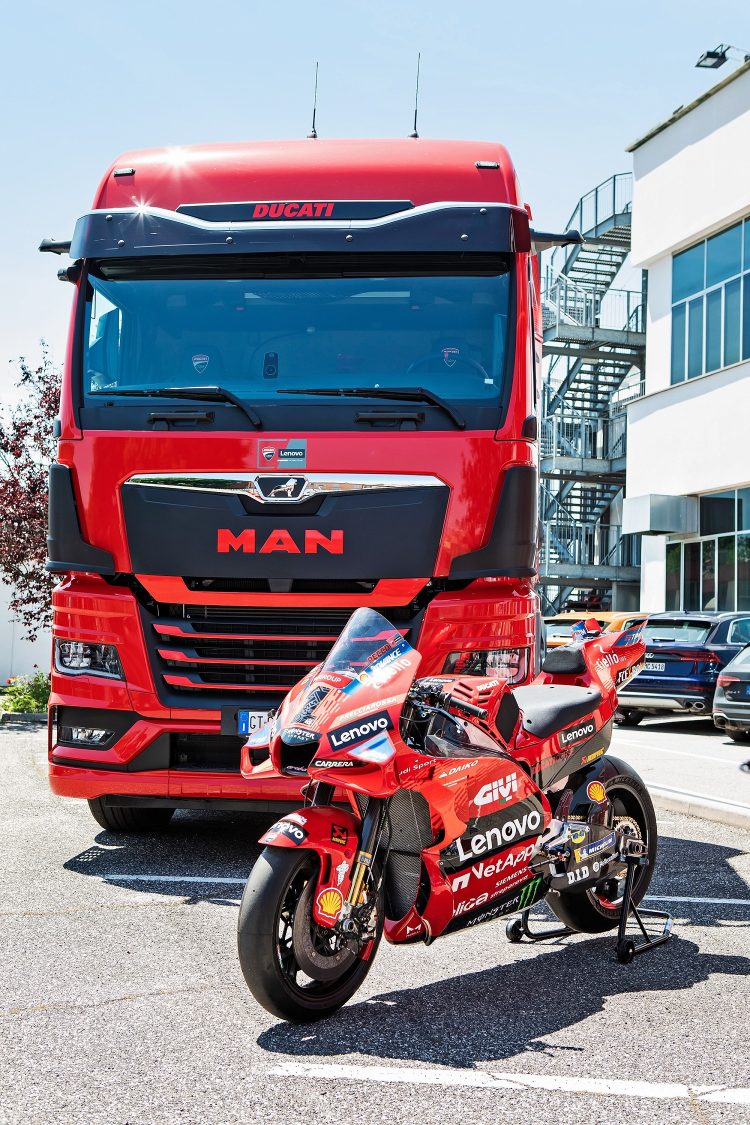 Truk MAN TGX 18.520 Jadi Official Truck Tim Ducati Lenovo MotoGP ...