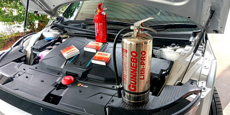 Indolok Rilis 3 APAR Berspesfikasi Khusus, Solusi Pemadam Kebakaran EV ...