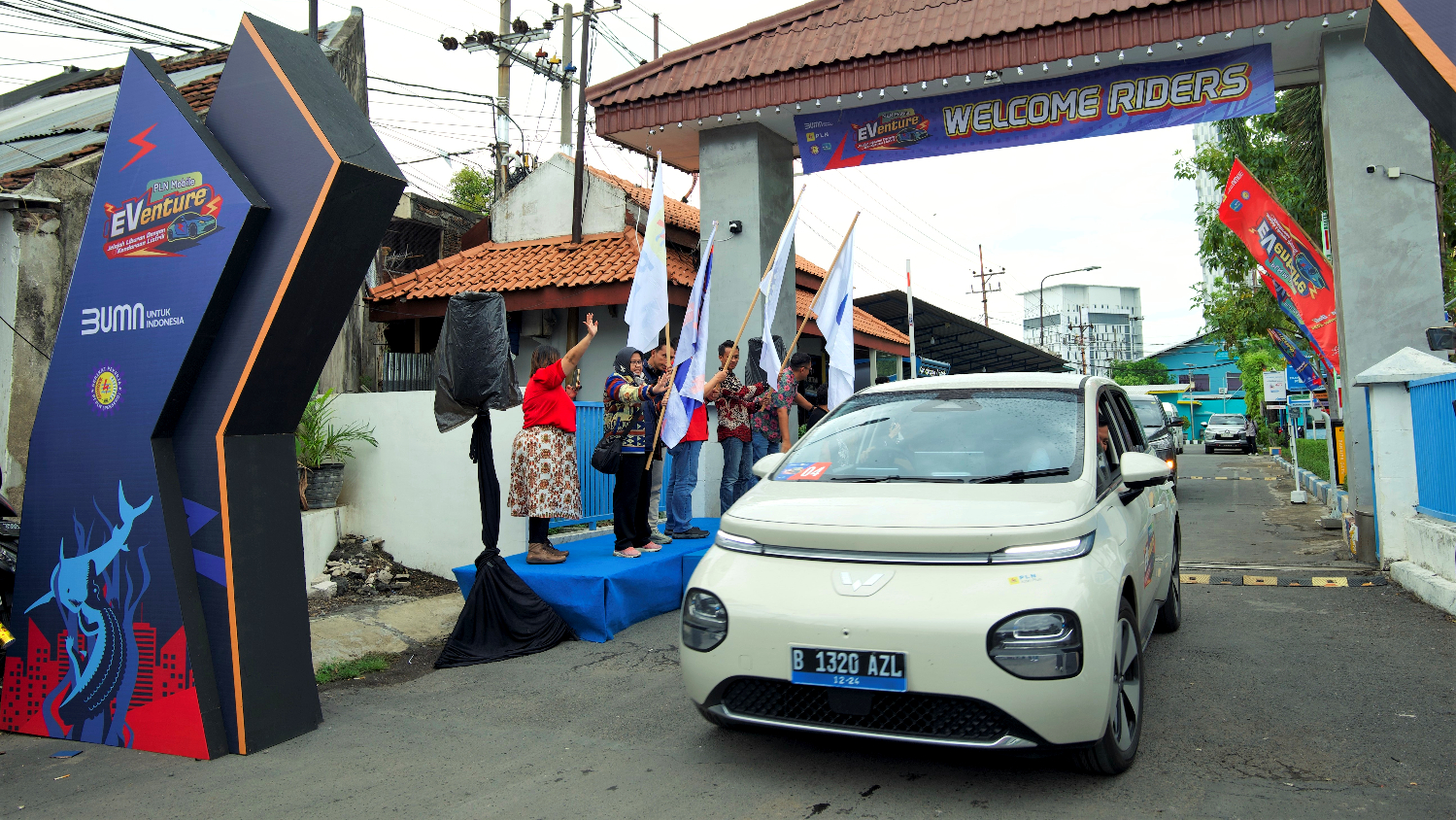 Cukup 5 Kali Isi Daya, Wuling Cloud EV Berhasil Tuntaskan Perjalanan ...