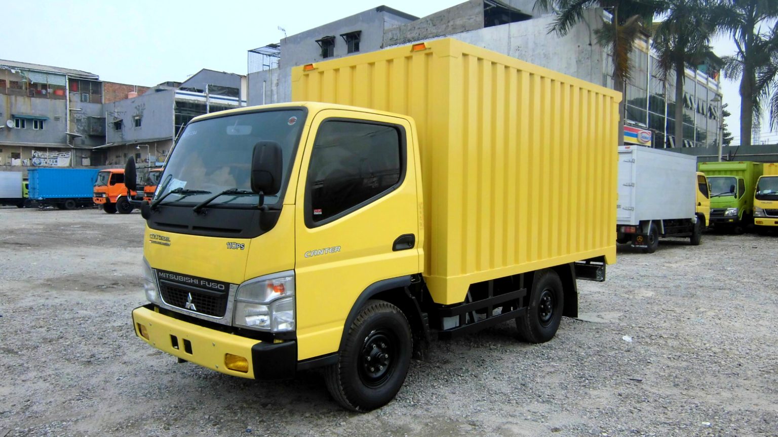 Rahasia Bisnis Logistik, Kenali Perbedaan Truk Double Engkel dan Single ...